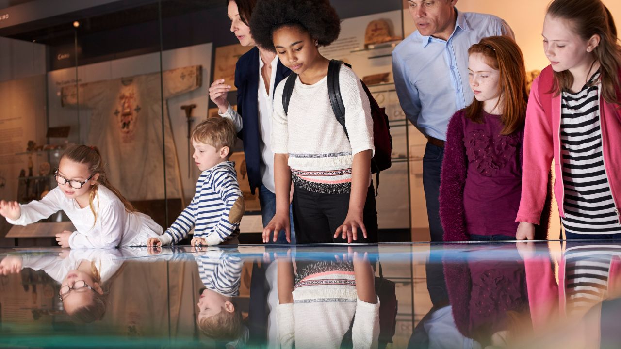 How Field Visits Enhance Education Beyond Classrooms - Go Edu Blogs
